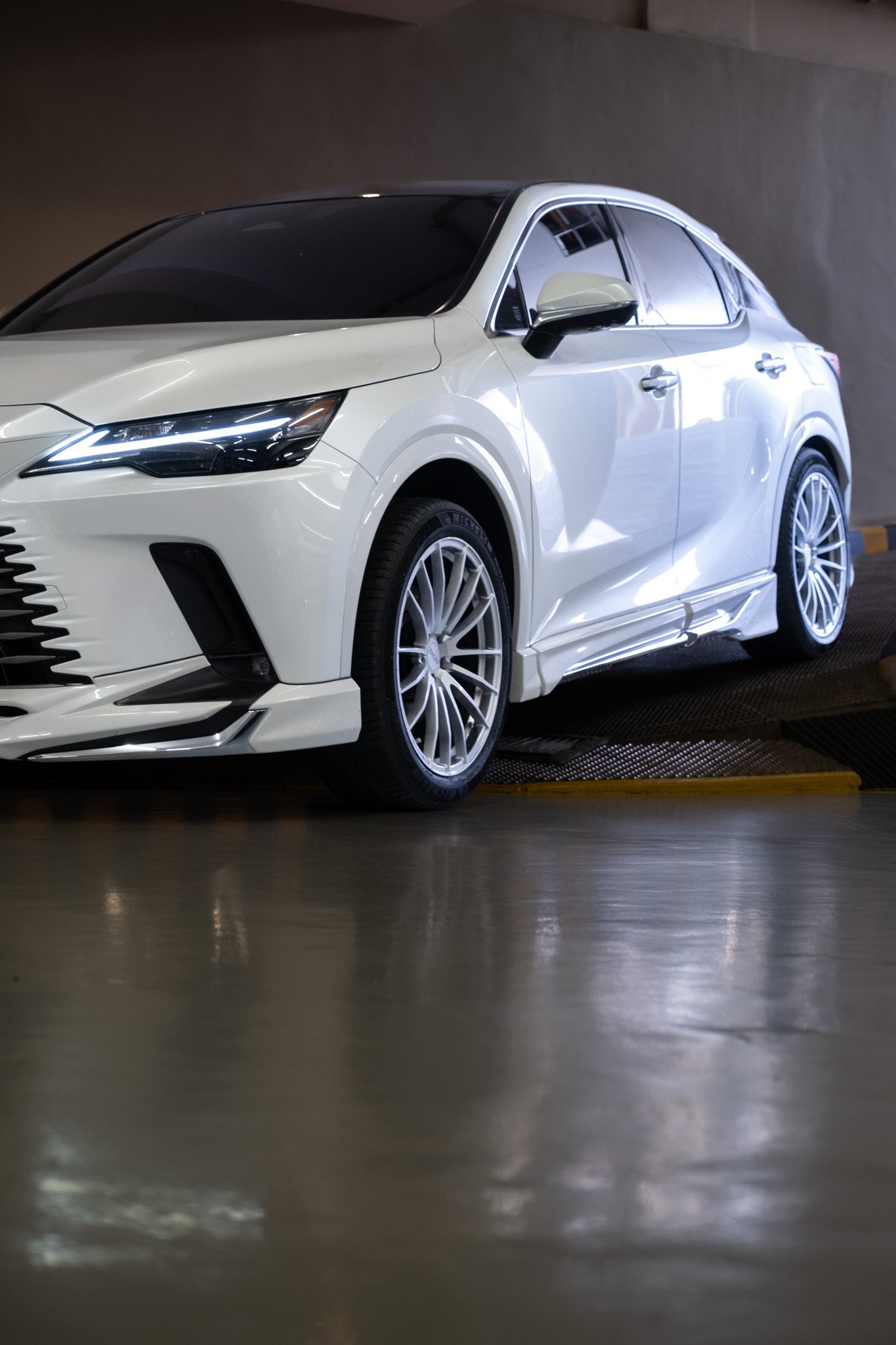 Lexus RX350 (White) (MBK) – I&I Automotive Modifications